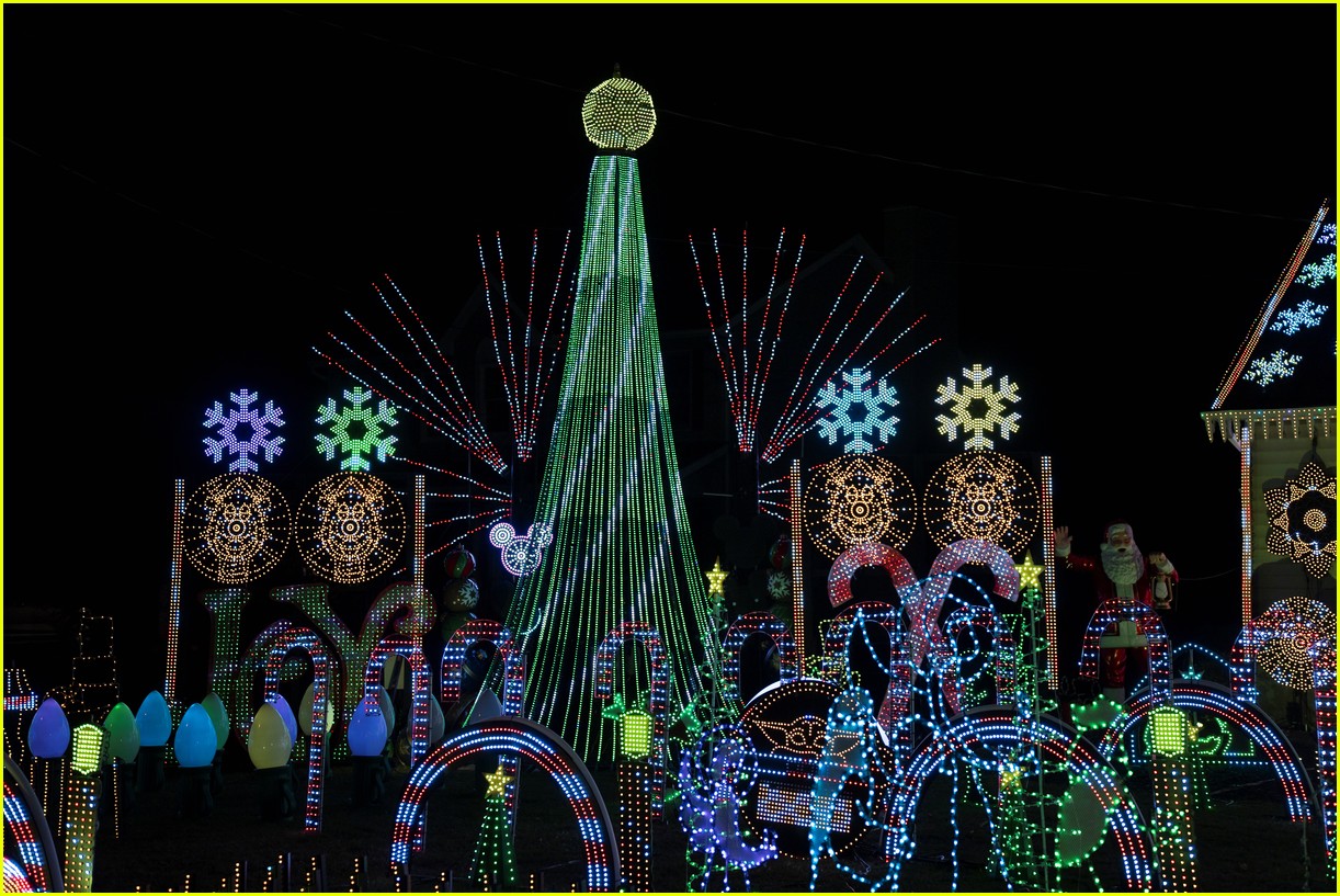 'The Great Christmas Light Fight' Season 13: Judges, Premiere Time ...