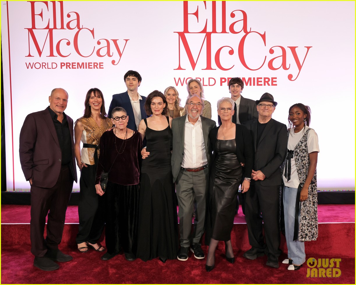 Emma Mackey Makes Rare Red Carpet Appearance with Boyfriend Martin ...