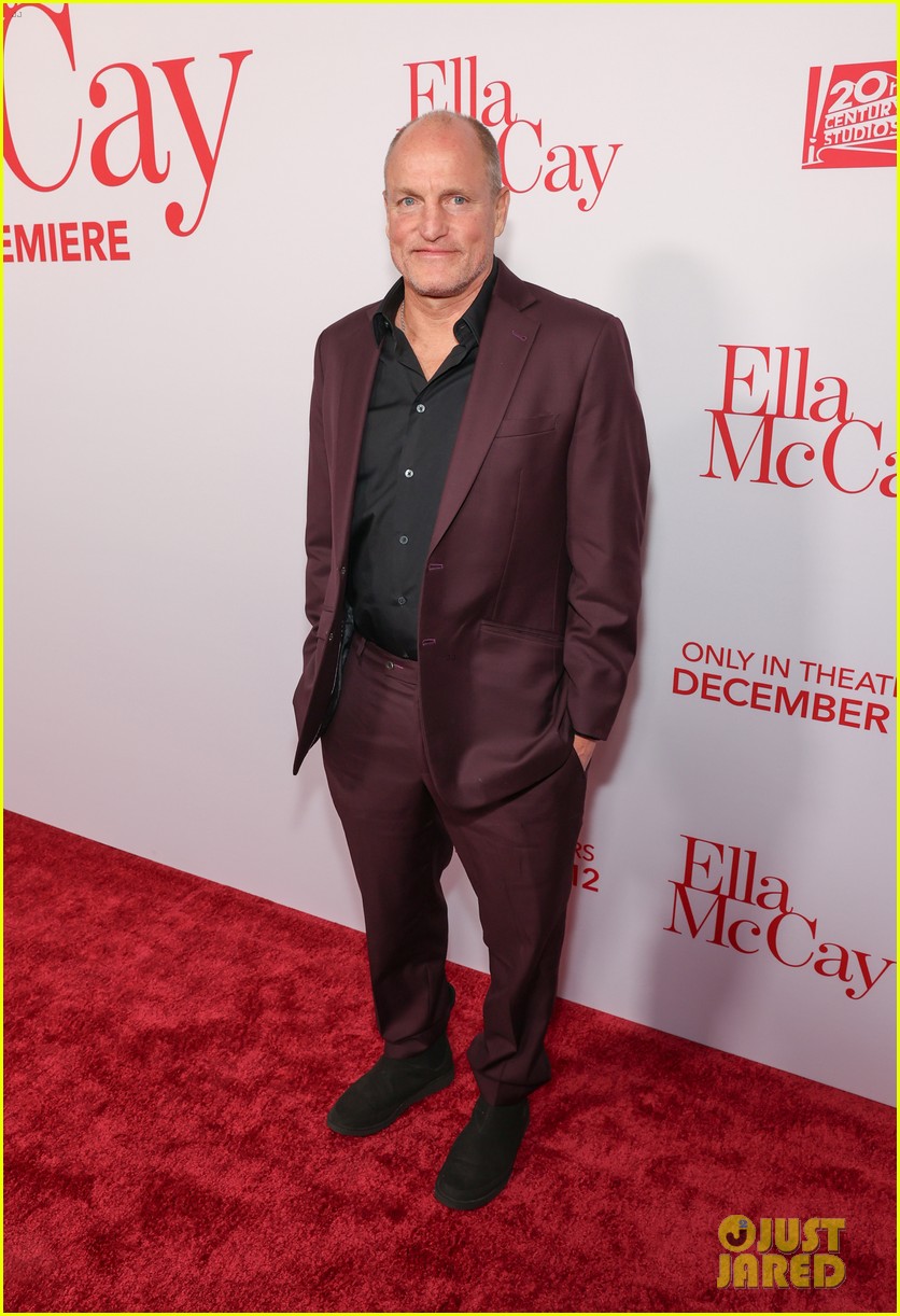 Emma Mackey Makes Rare Red Carpet Appearance with Boyfriend Martin ...