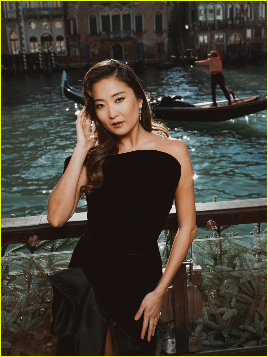 'Emily In Paris' Stars Lily Collins, Ashley Park & Philippine Leroy-Beaulieu Take Over Venice to ...