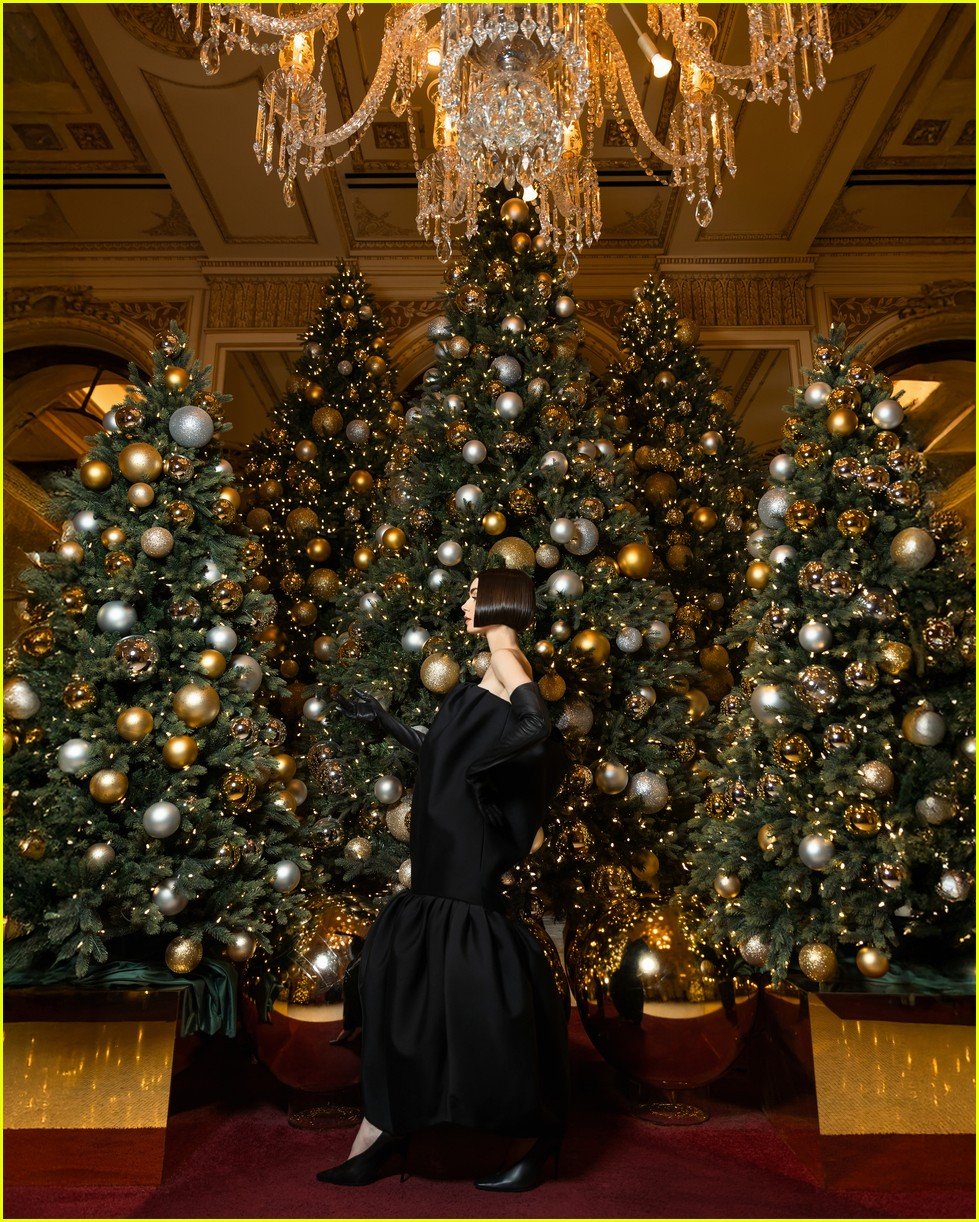 'Emily In Paris' Stars Lily Collins, Ashley Park & Philippine Leroy-Beaulieu Take Over Venice to ...