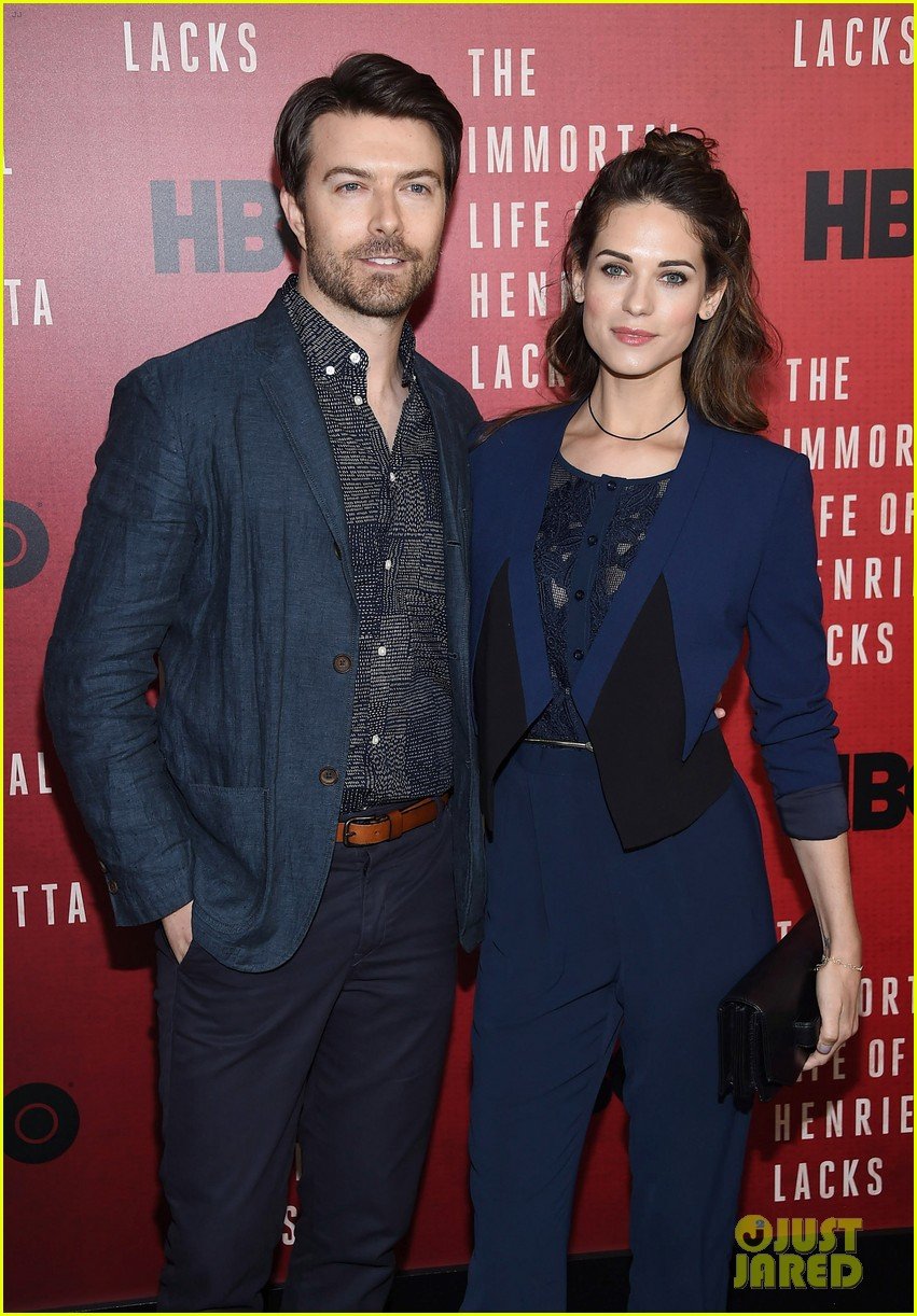 Is Hallmark's Lyndsy Fonseca Single or Married? Her Husband Is Also an ...