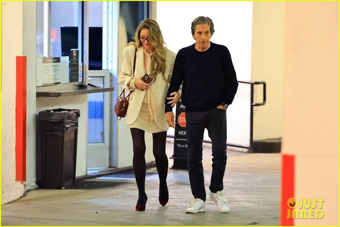 Rebecca Gayheart Kisses Billionaire Peter Morton on Date Night: Photo 5250494 | Rebecca Gayheart ...