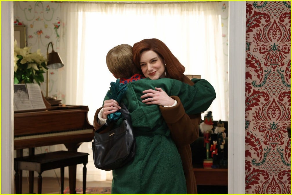 Ariana Grande's 'Home Alone' Parody on 'SNL' Shows Deadly Consequences ...