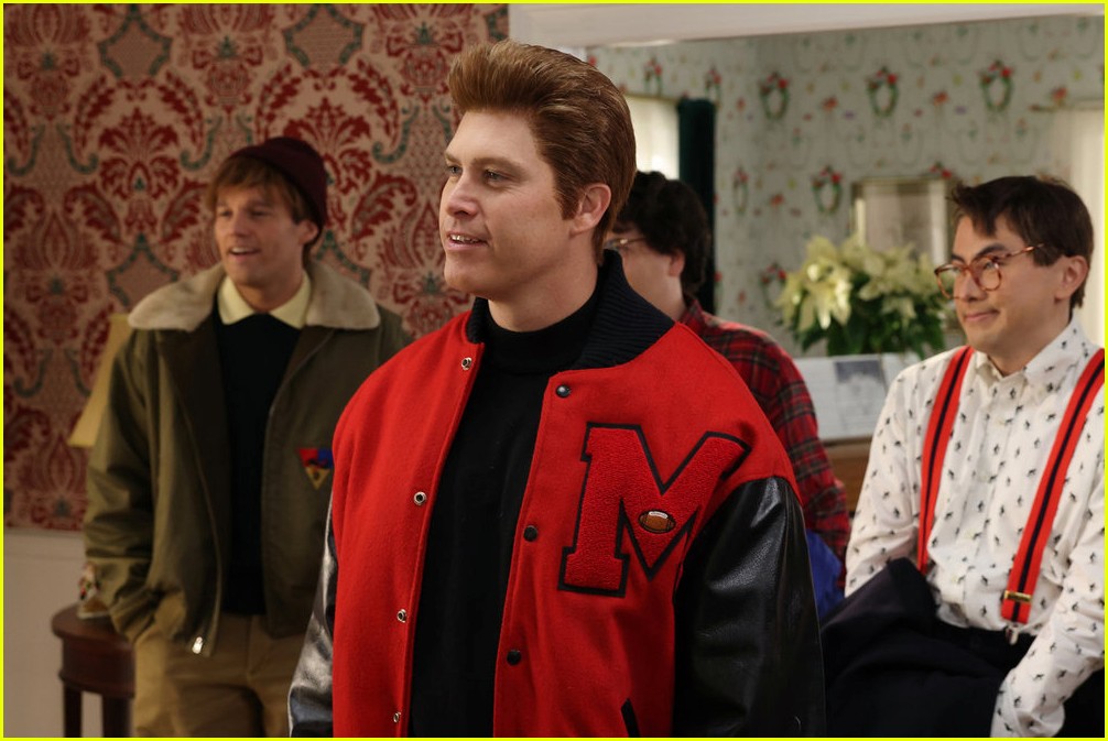 Ariana Grande's 'Home Alone' Parody on 'SNL' Shows Deadly Consequences ...