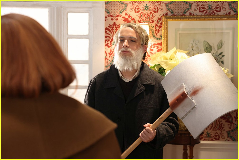 Ariana Grande's 'Home Alone' Parody on 'SNL' Shows Deadly Consequences ...