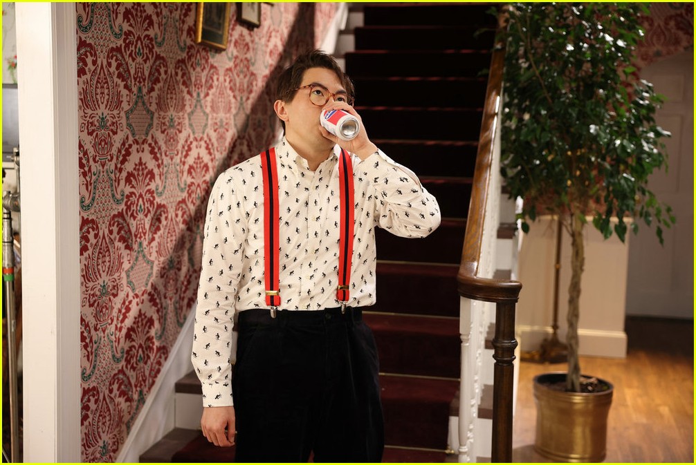 Ariana Grande's 'Home Alone' Parody on 'SNL' Shows Deadly Consequences ...