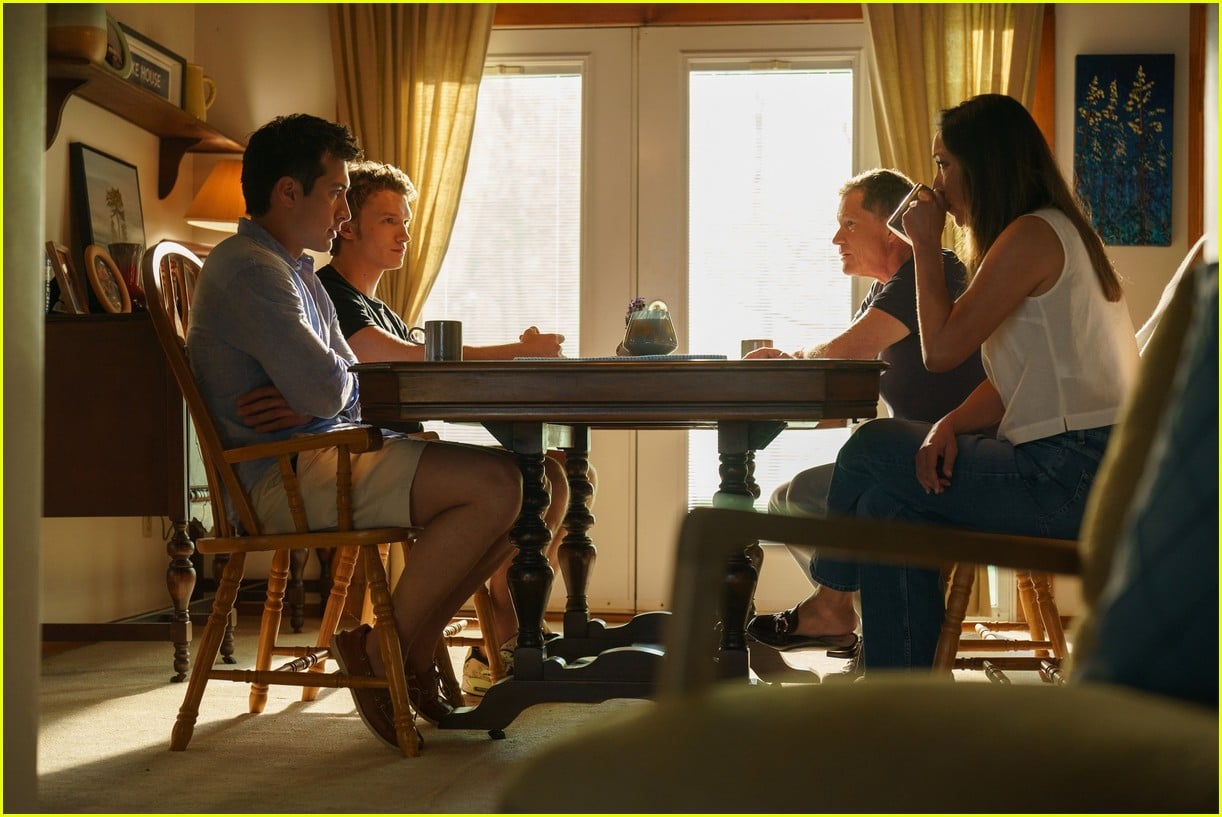 'Heated Rivalry' Season 1 Finale: See Every Photo From 'The Cottage ...