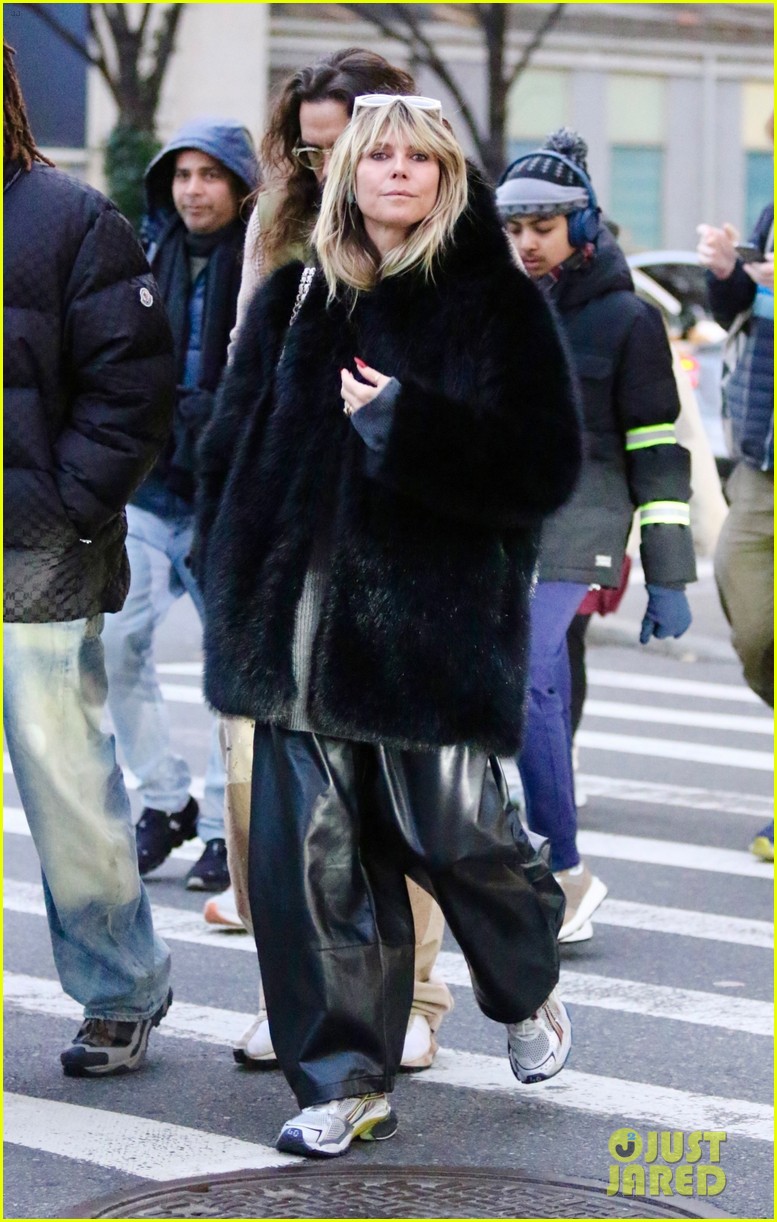 Heidi Klum Bundles Up In Fuzzy Coat For Weekend Outing With Husband Tom ...