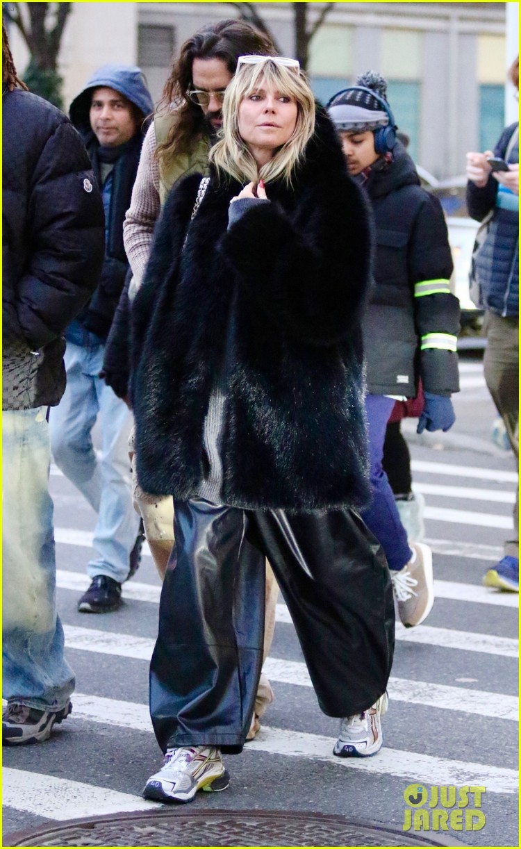 Heidi Klum Bundles Up In Fuzzy Coat For Weekend Outing With Husband Tom ...