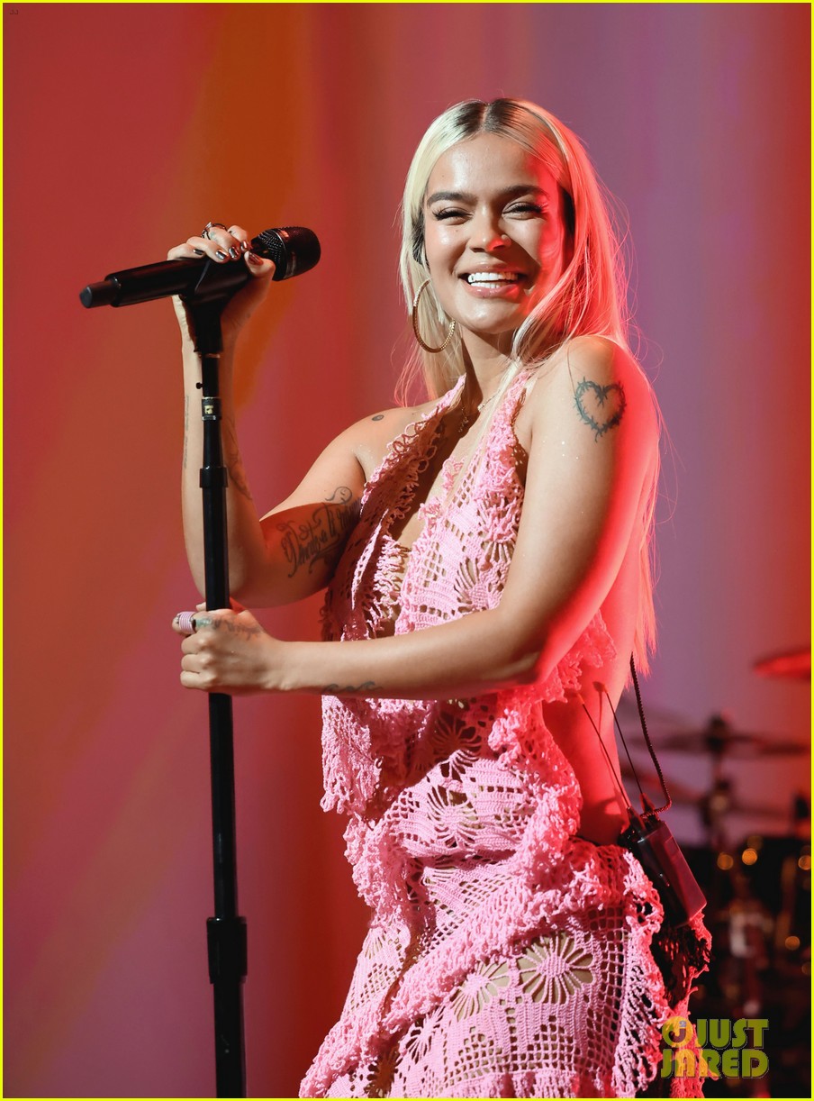 'Ivonny Bonita' Lyrics, Meaning & English Translation: Karol G Releases ...