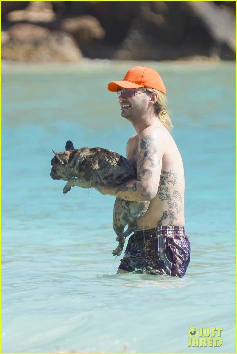 Heidi Klum & Tom Kaulitz Enjoy PDA Filled Beach Day, Complete with a ...