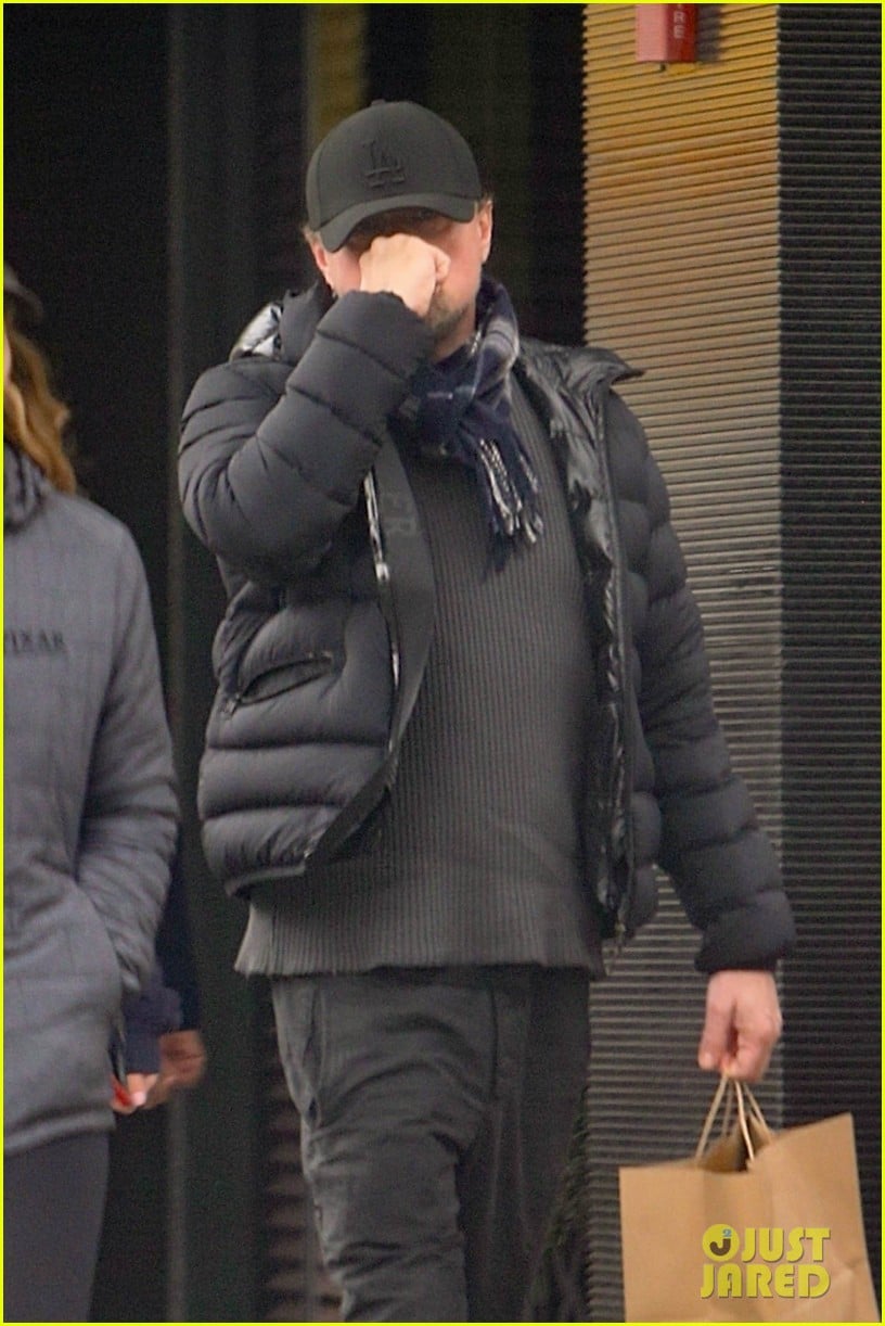 Leonardo DiCaprio & Girlfriend Vittoria Cerettii Step Out for Lunch ...