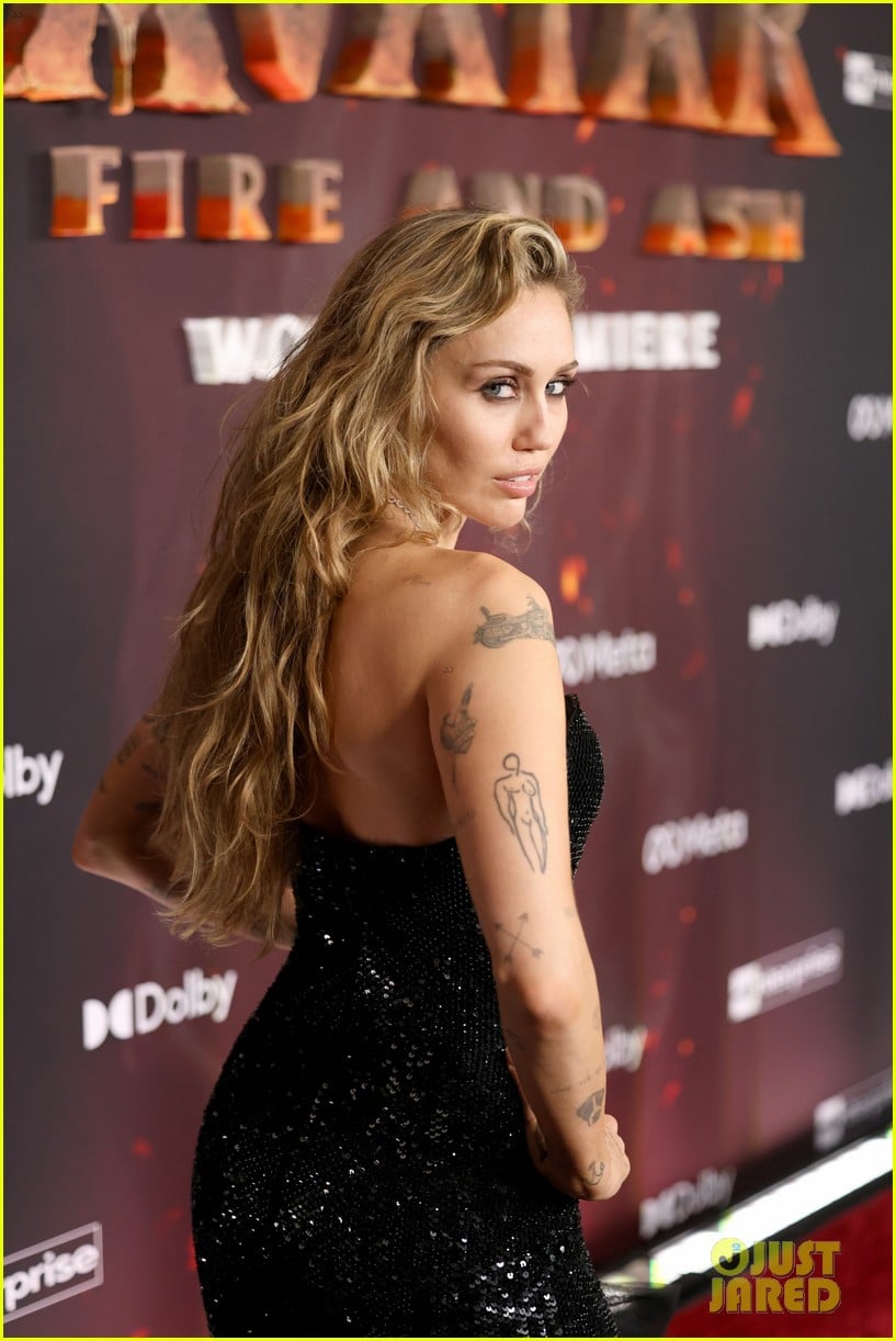 Miley Cyrus Hits 'Avatar: Fire and Ash' Red Carpet with Boyfriend Maxx ...