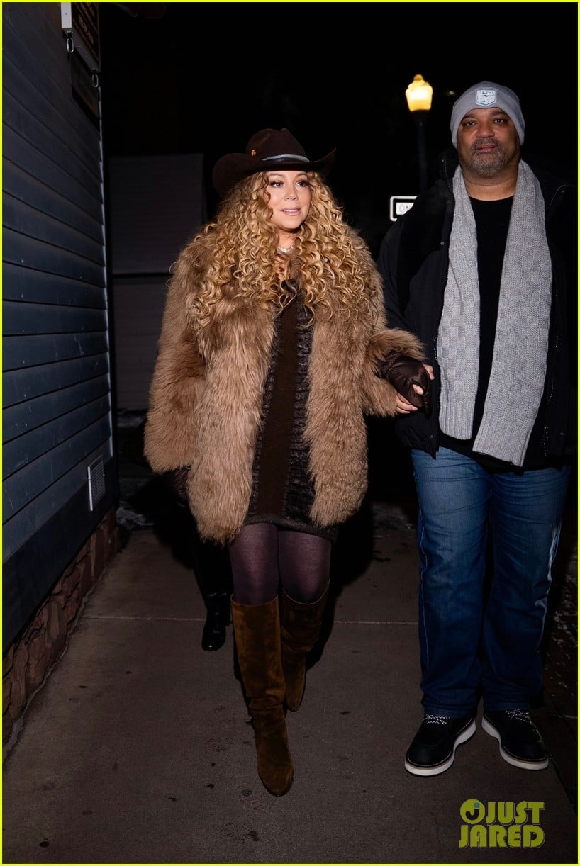 Mariah Carey Greets Fans & Enjoys Aspen in Glamorous Tiger-Print Coat ...
