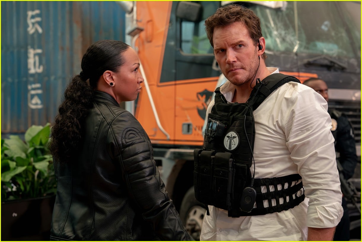 New 'Mercy' Trailer Unveiled, Chris Pratt & Rebecca Ferguson Star In Futuristic Sci-Fi Action ...