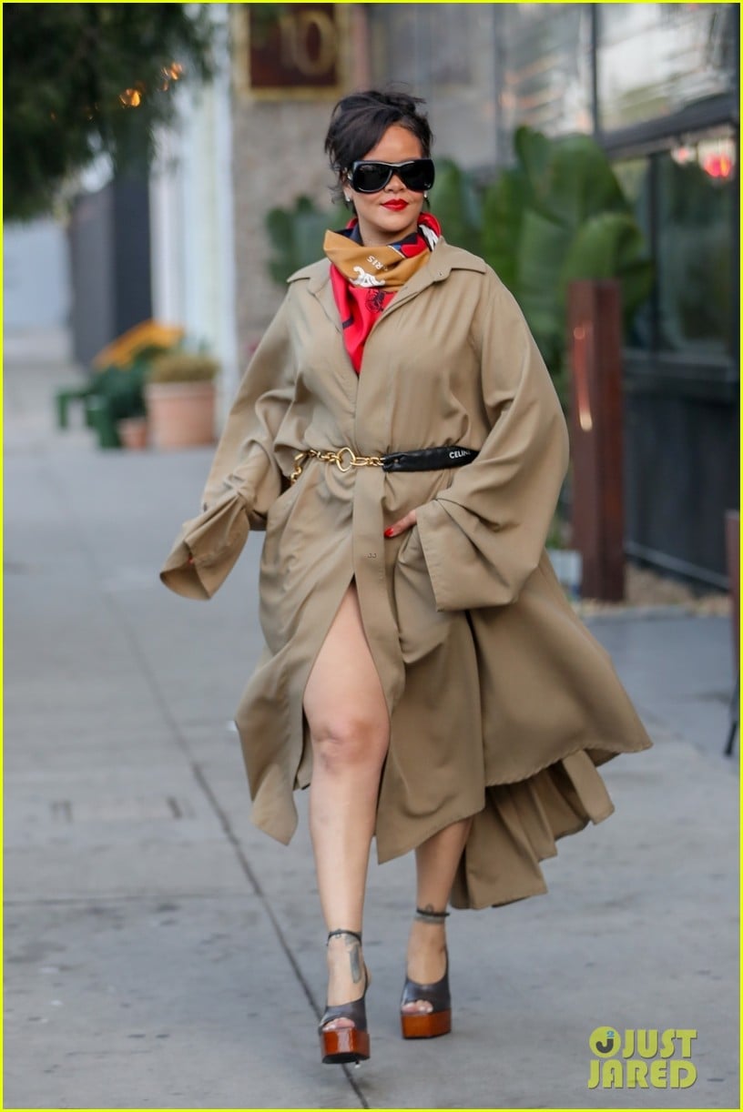 Rihanna Shows Off Major Leg While Running Errands in L.A.: Photo ...