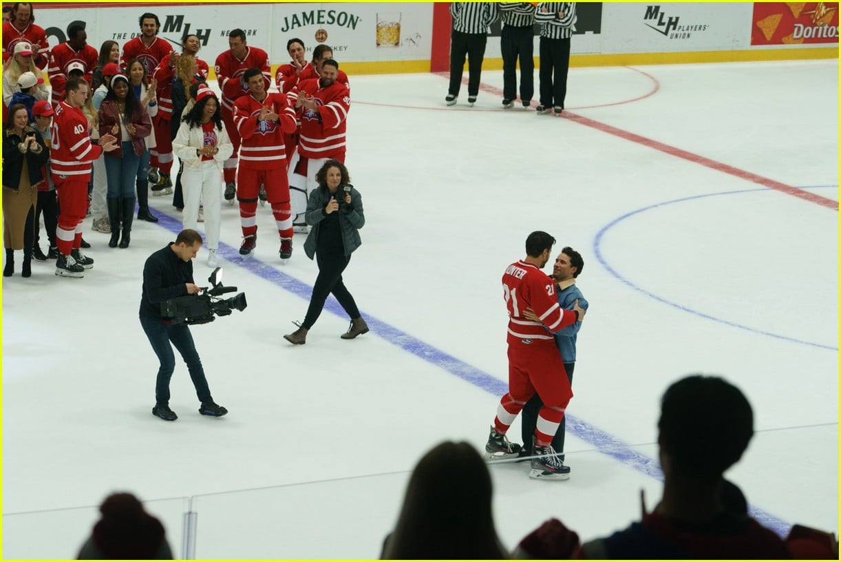 Heated Rivalry's Robbie G.K. Talks Working With François Arnaud & the ...