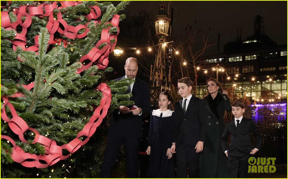 Kate Middleton, Prince Williams, & Their 3 Kids Attend Royal Christmas ...
