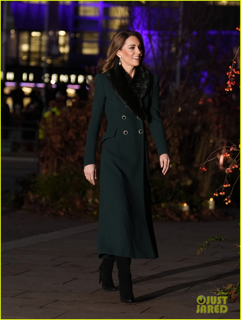 Kate Middleton, Prince Williams, & Their 3 Kids Attend Royal Christmas ...