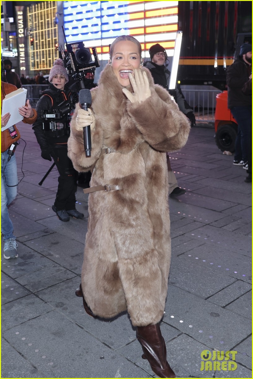 Ryan Seacrest & New Year's Eve Co-Host Rita Ora Prep for ABC's 'New ...