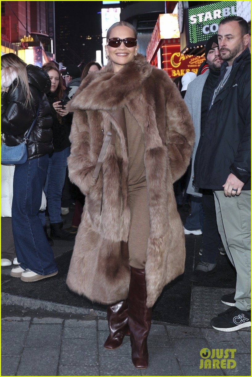 Ryan Seacrest & New Year's Eve Co-Host Rita Ora Prep for ABC's 'New ...