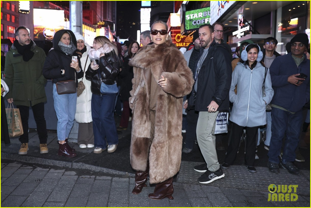 Ryan Seacrest & New Year's Eve Co-Host Rita Ora Prep for ABC's 'New ...