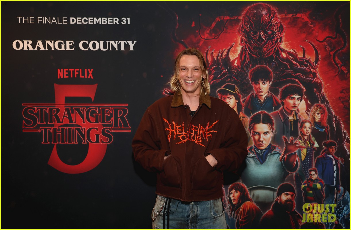 Finn Wolfhard, Jamie Campbell Bower, & More 'Stranger Things' Stars ...