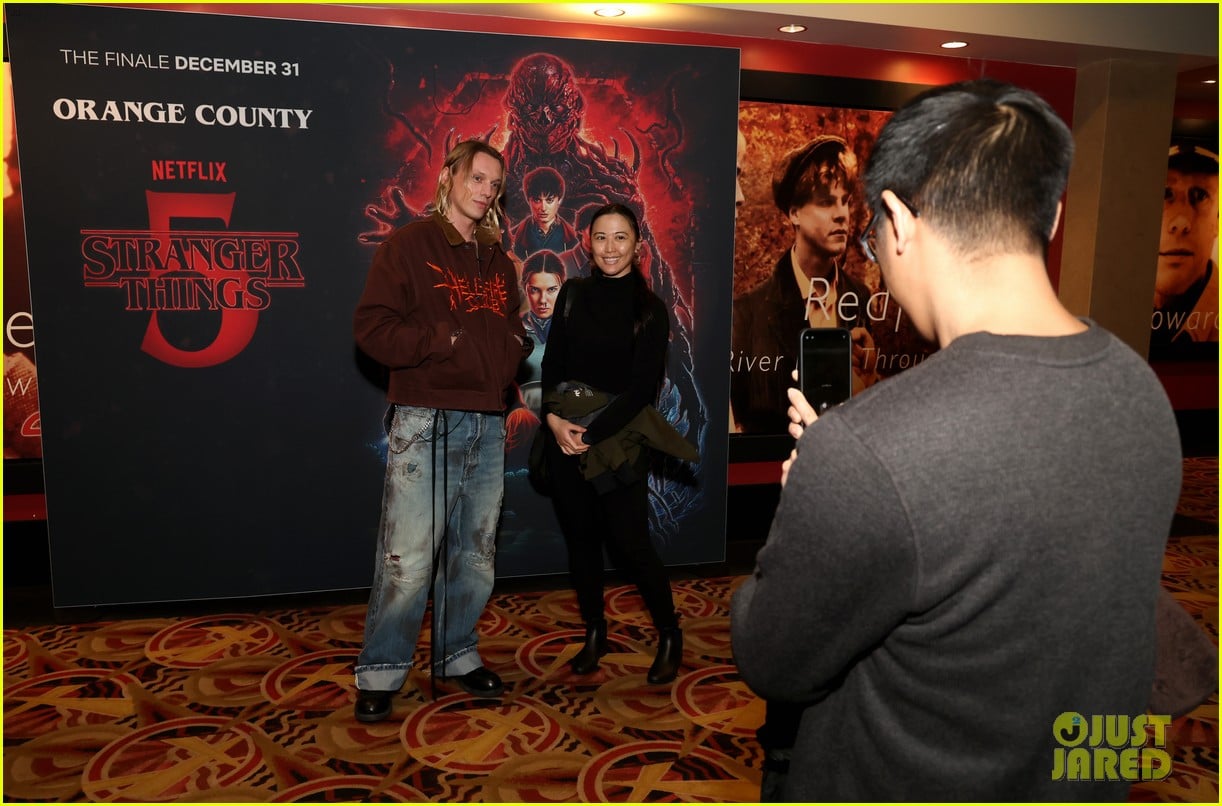 Finn Wolfhard, Jamie Campbell Bower, & More 'Stranger Things' Stars ...