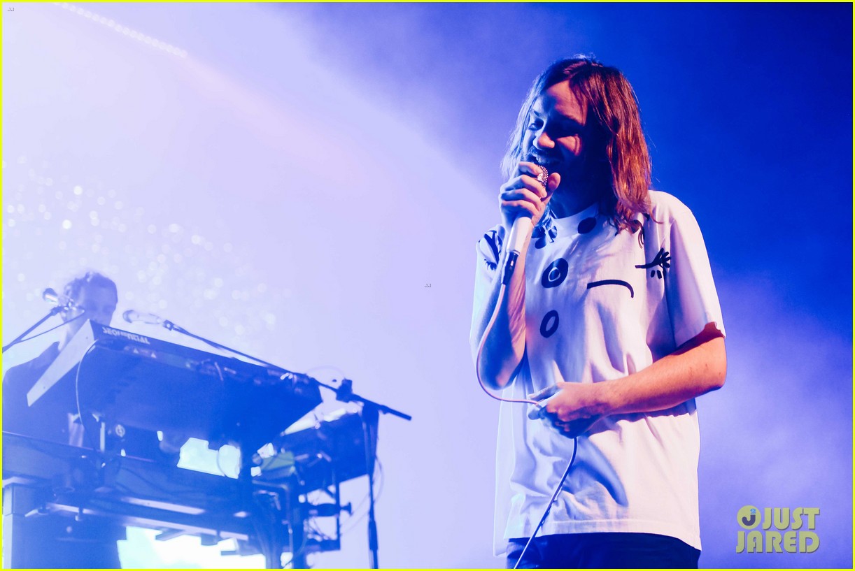 'Come On Superman, Say Your Stupid Line' Lyrics & Meaning: Tame Impala ...