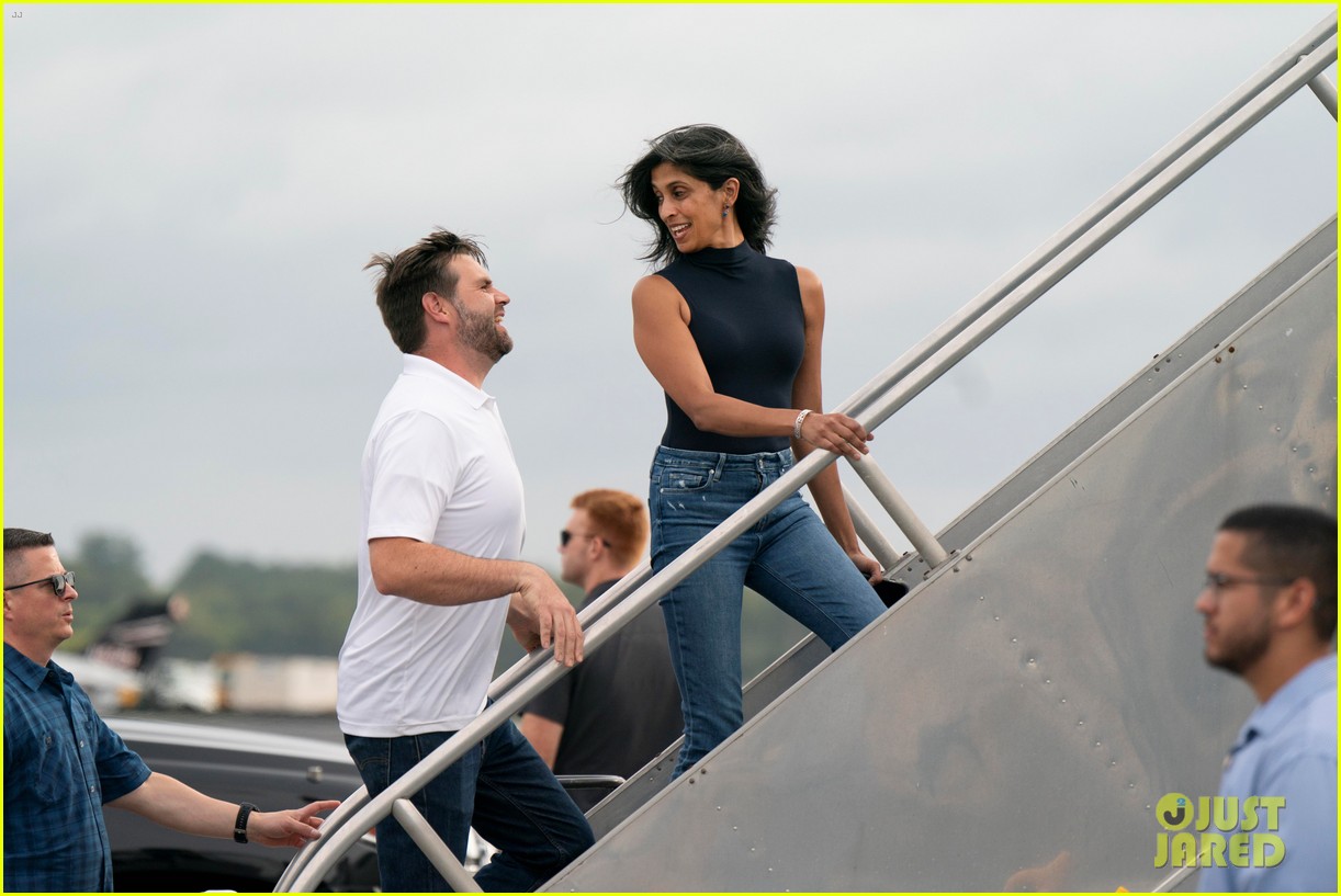 JD Vance Breaks His Silence On Split Rumors After Wife Usha is Seen ...