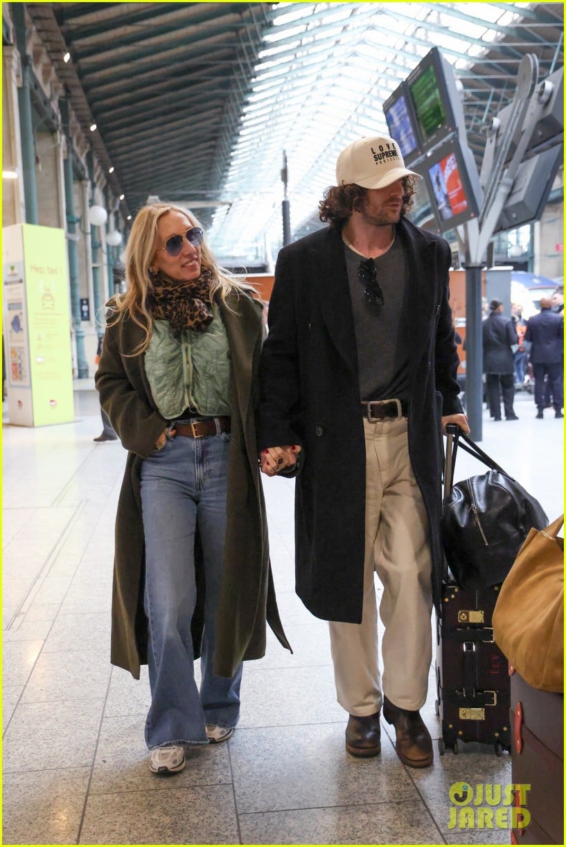 Aaron Taylor-Johnson & Wife Sam Taylor-Johnson Arrive in Paris Airport ...
