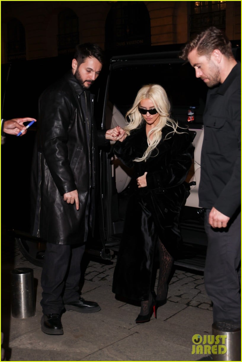Christina Aguilera Has a Date Night in Paris with Partner Matthew ...