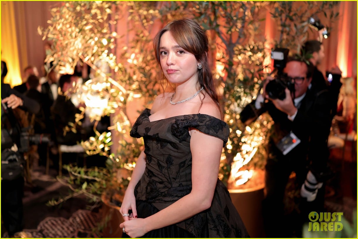 Who Is Aimee Lou Wood's Date at Golden Globes 2026? Meet Boyfriend Adam ...