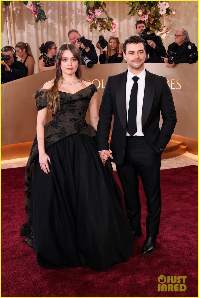 Who Is Aimee Lou Wood's Date at Golden Globes 2026? Meet Boyfriend Adam ...