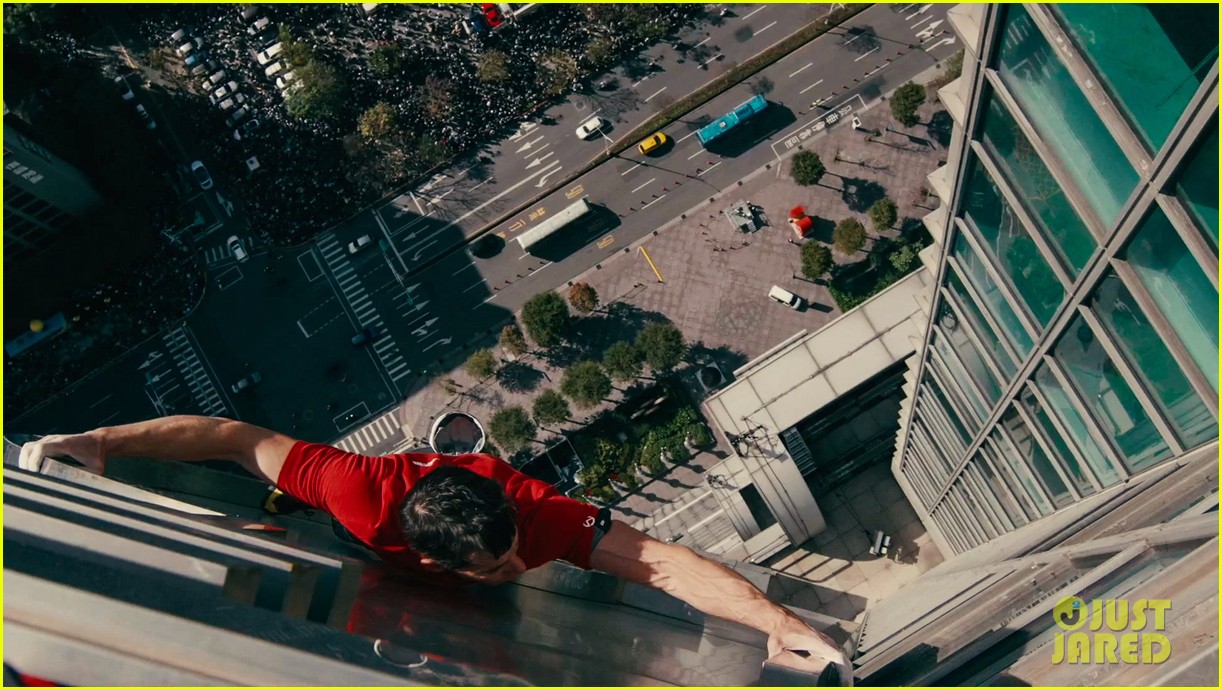 Alex Honnold Snaps Selfie Atop Taipei 101 After Successfully Completing ...