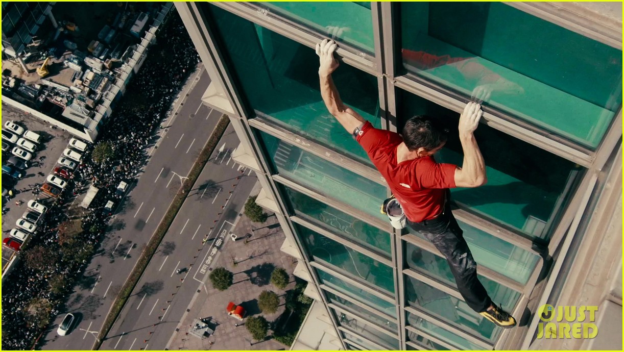 Alex Honnold Snaps Selfie Atop Taipei 101 After Successfully Completing Free Climb: Photo ...