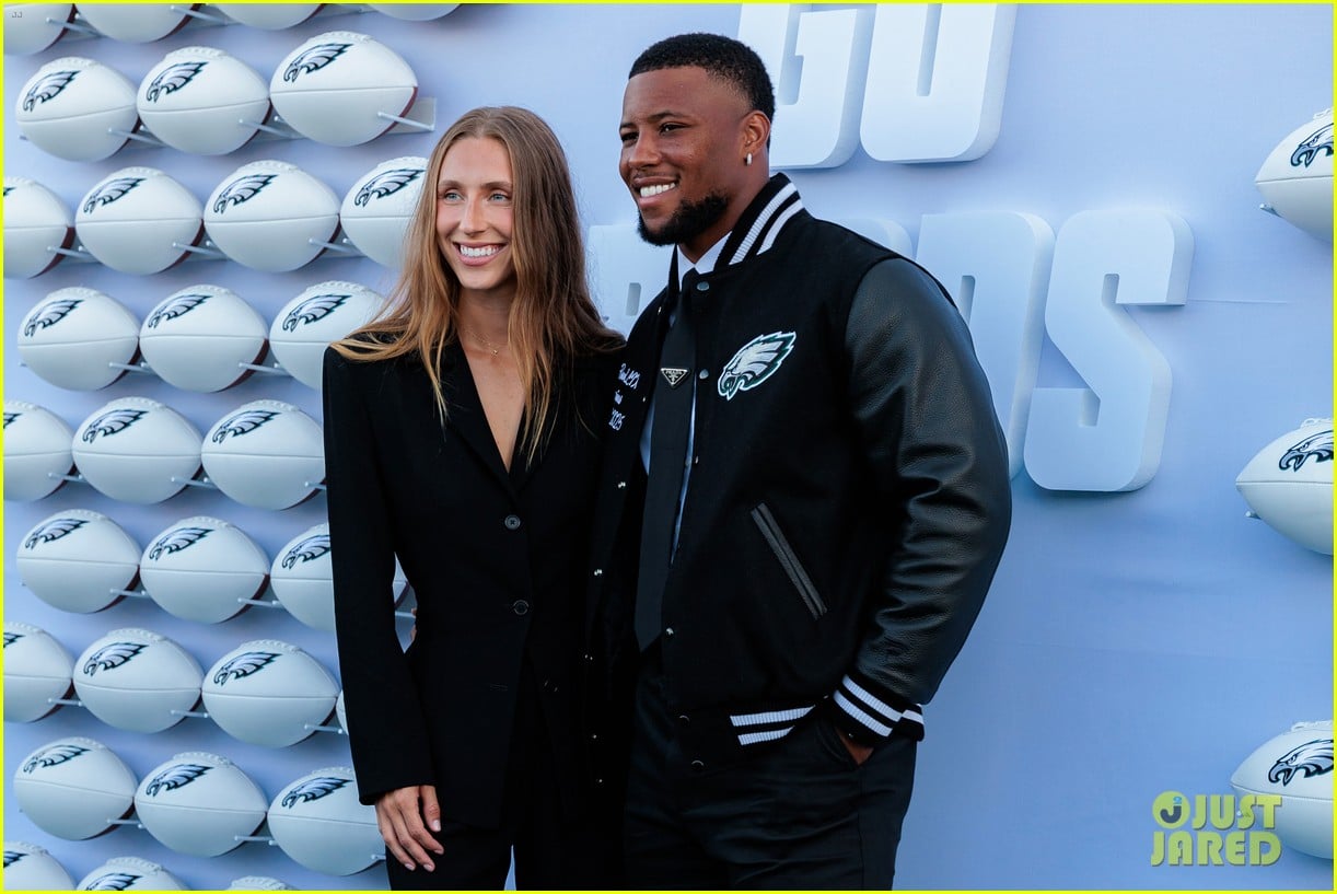 Who Is Saquon Barkley Dating? He's Engaged with 2 Kids (Photos & Info ...