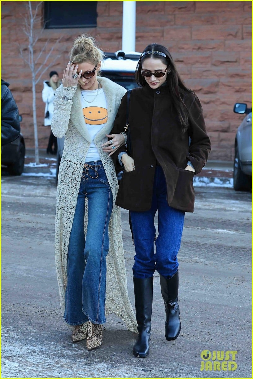 Bella Hadid Shows Off Her Off-Duty Model Style While Stepping Out in ...