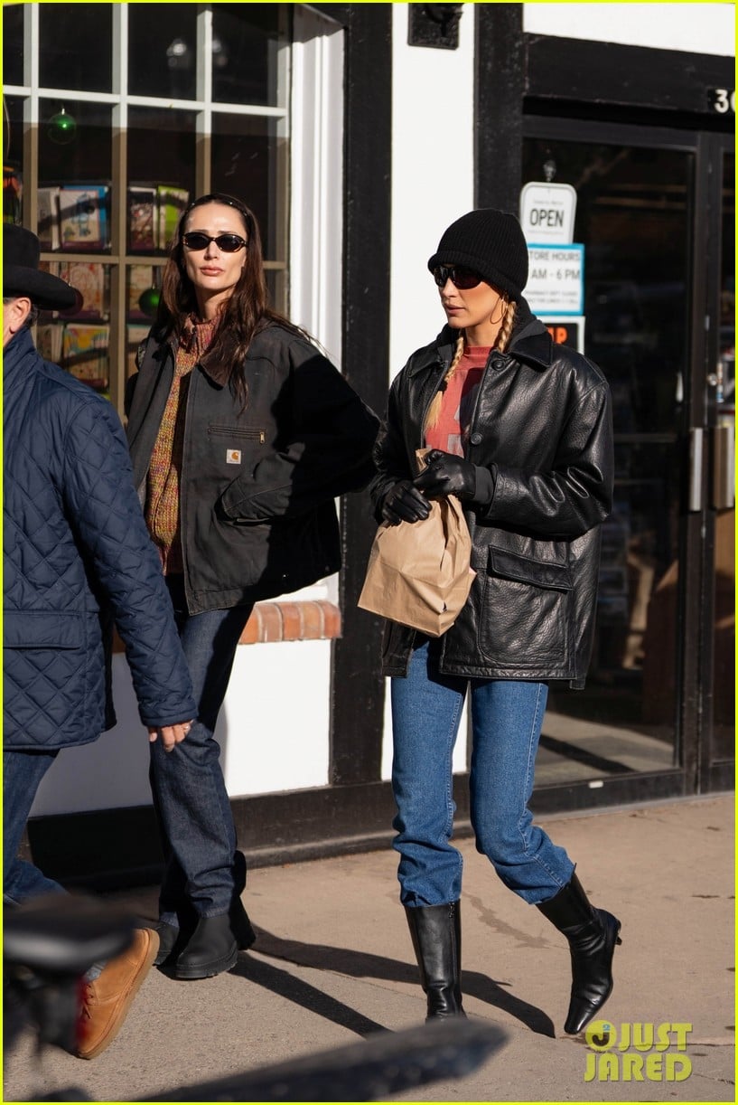 Bella Hadid Shows Off Her Off-Duty Model Style While Stepping Out in ...