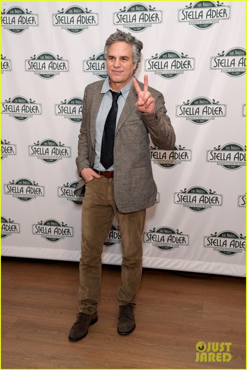 Marvel Stars Mark Ruffalo & Don Cheadle Reunite at 'All the President's ...