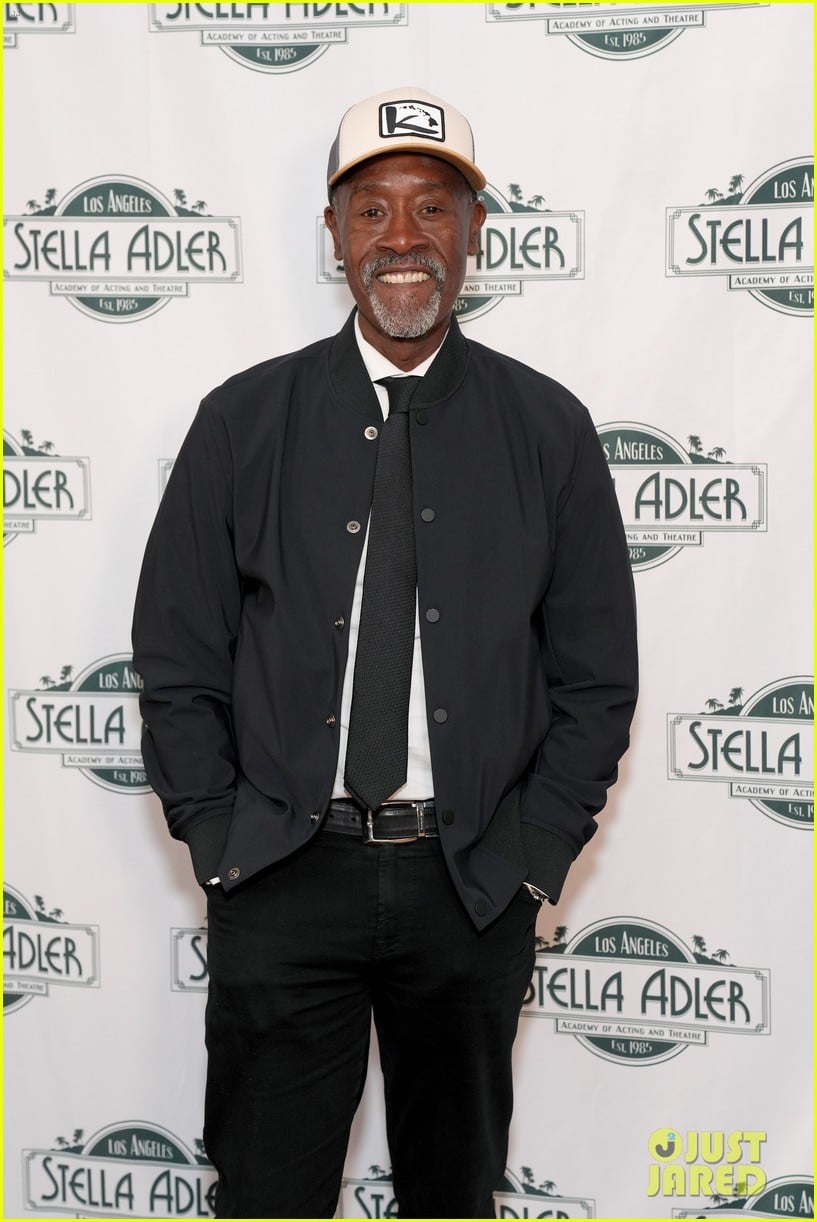 Marvel Stars Mark Ruffalo & Don Cheadle Reunite at 'All the President's ...