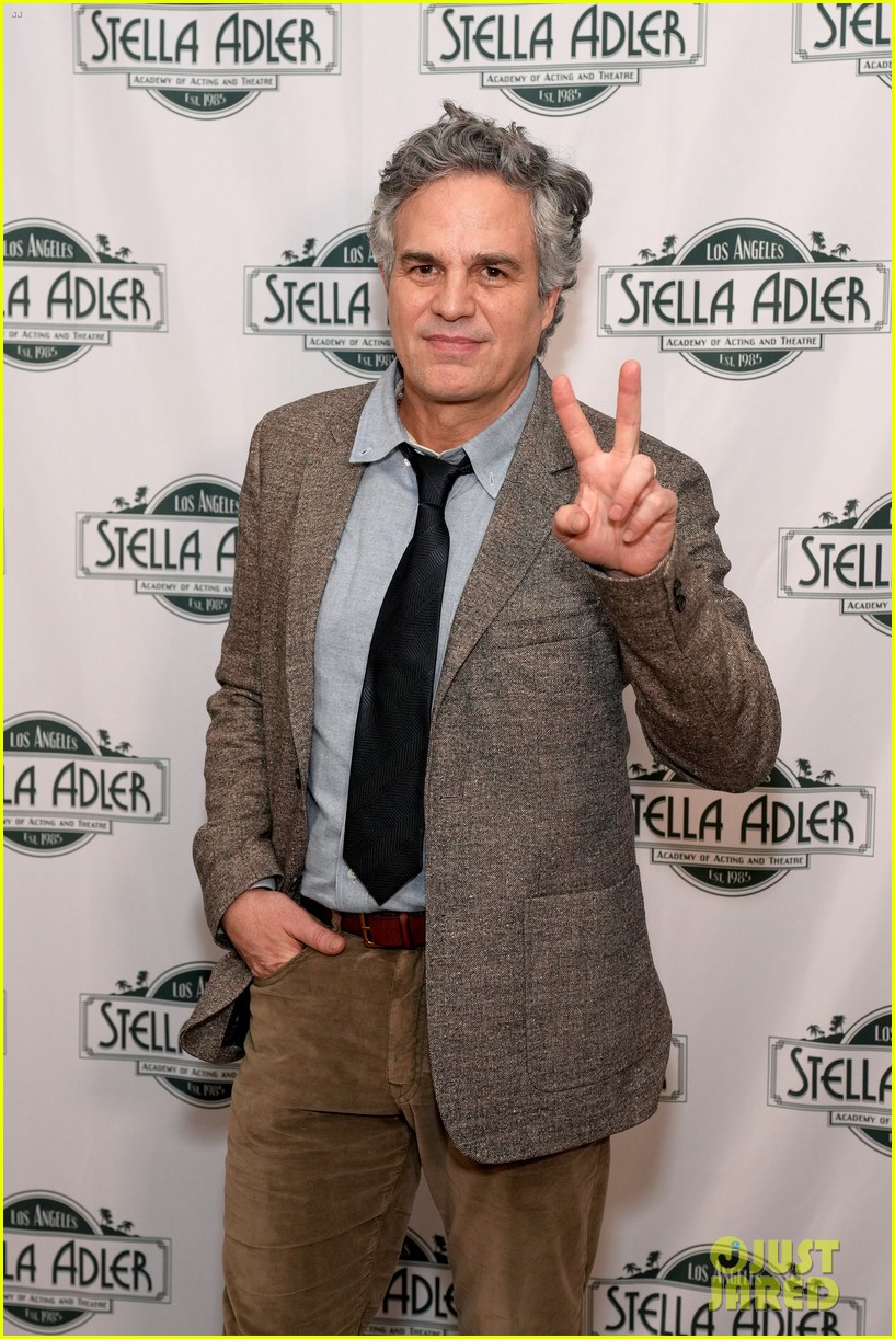 Marvel Stars Mark Ruffalo & Don Cheadle Reunite at 'All the President's ...