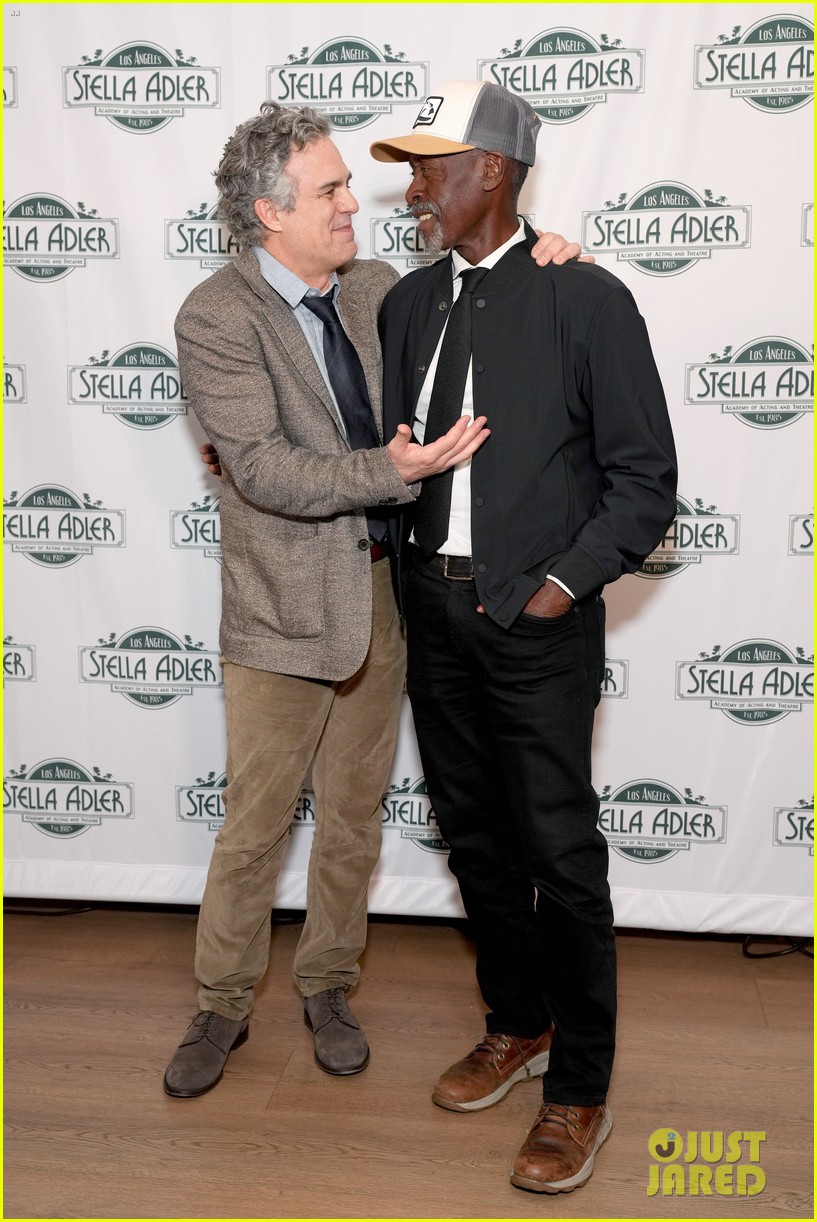 Marvel Stars Mark Ruffalo & Don Cheadle Reunite at 'All the President's ...