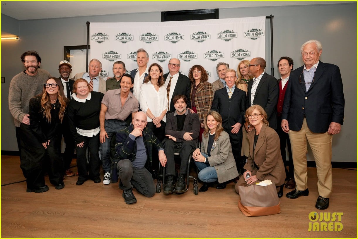 Marvel Stars Mark Ruffalo & Don Cheadle Reunite at 'All the President's ...