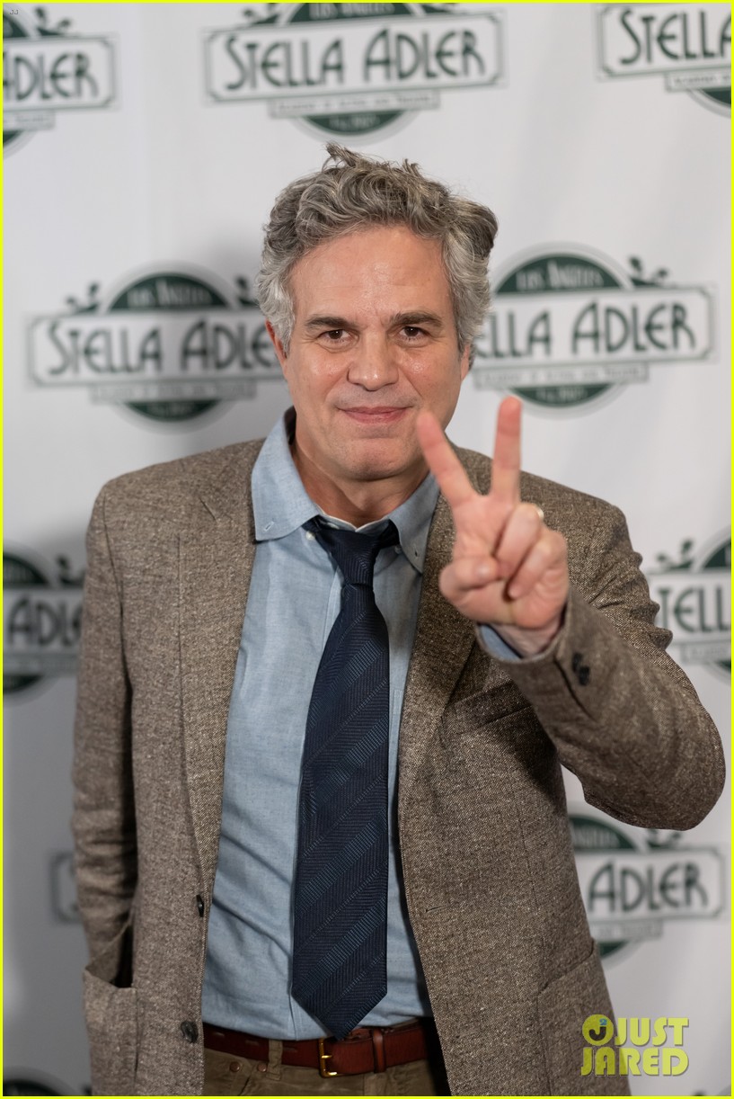 Marvel Stars Mark Ruffalo & Don Cheadle Reunite at 'All the President's ...