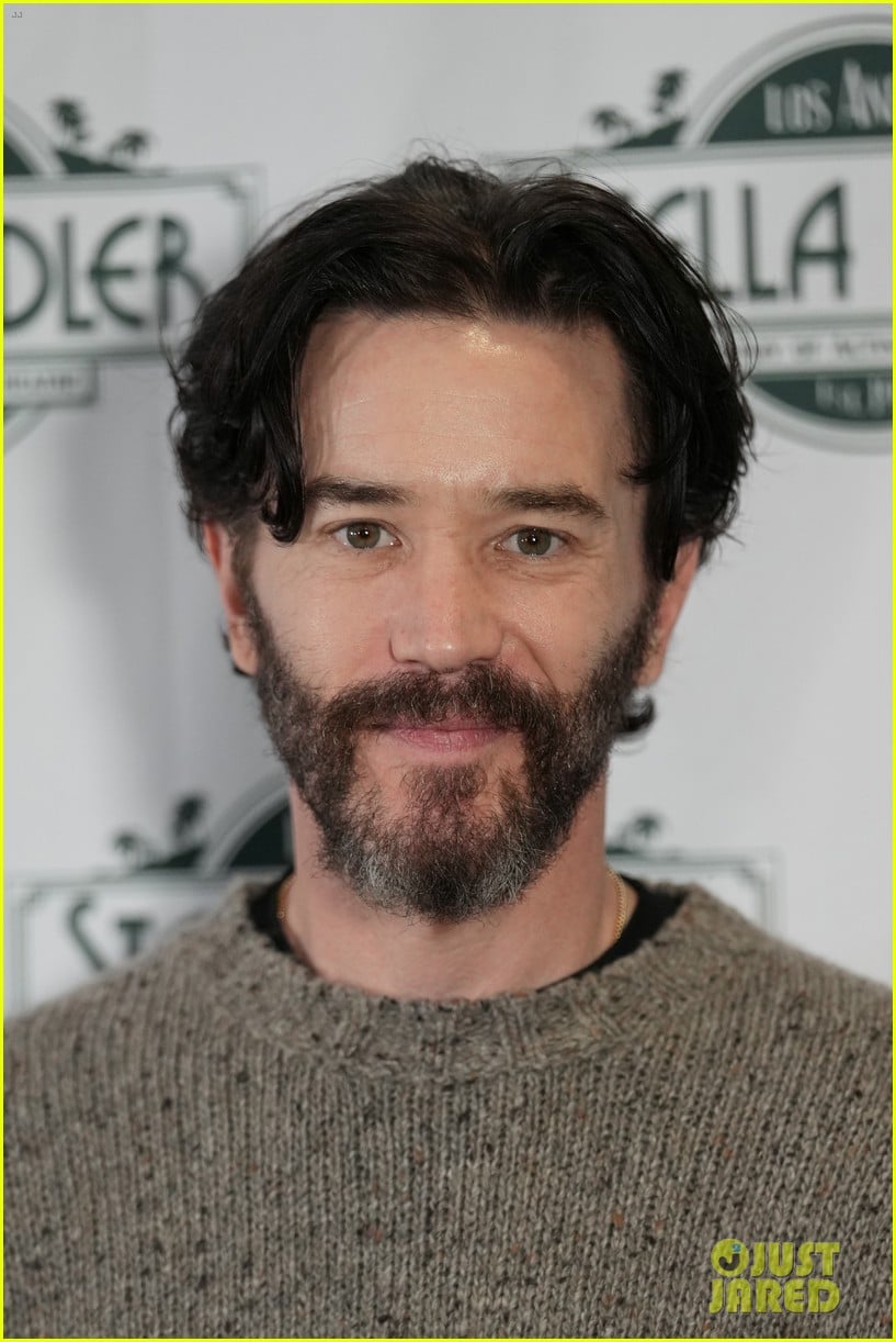 Marvel Stars Mark Ruffalo & Don Cheadle Reunite at 'All the President's ...