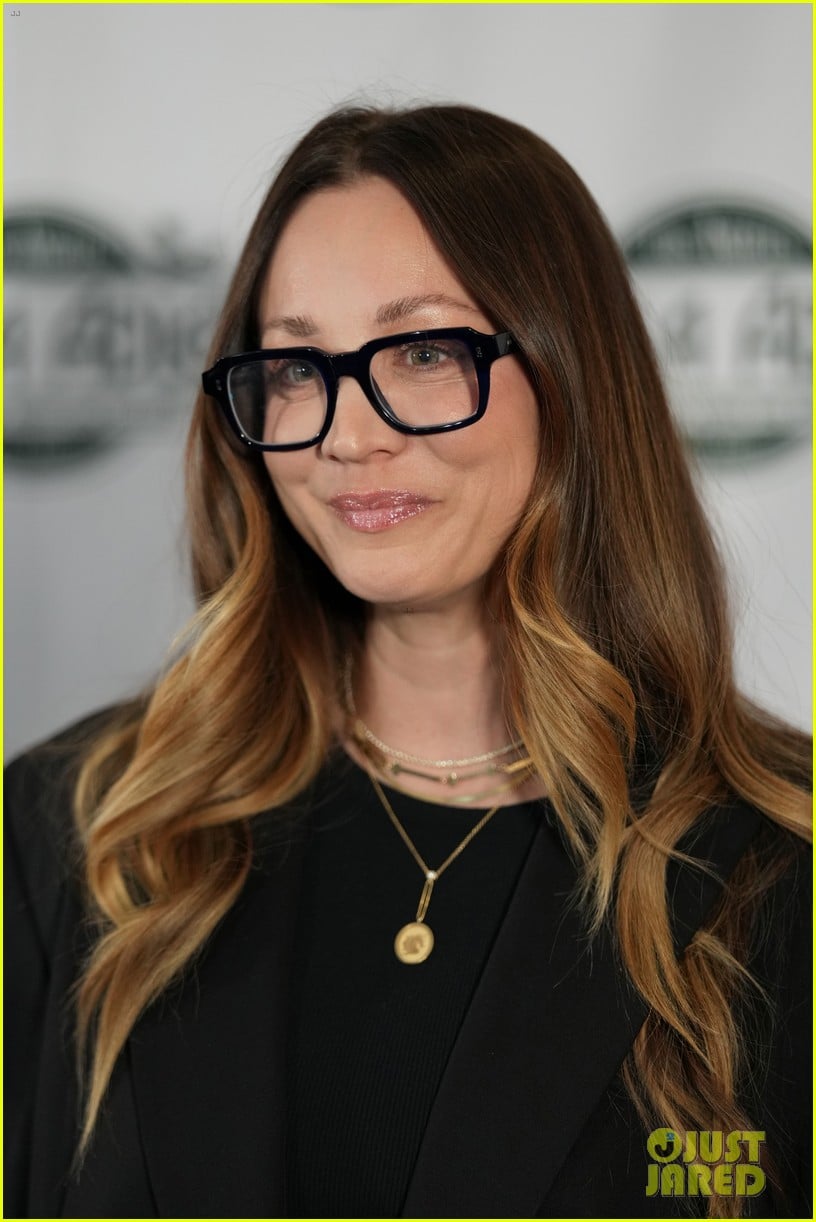 Marvel Stars Mark Ruffalo & Don Cheadle Reunite at 'All the President's ...