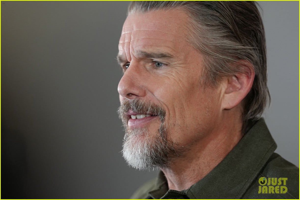 Marvel Stars Mark Ruffalo & Don Cheadle Reunite at 'All the President's ...