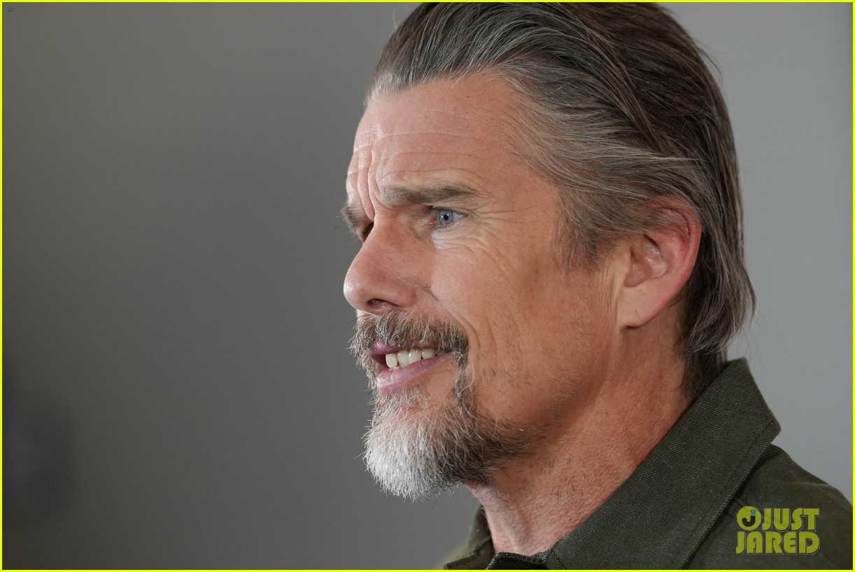 Marvel Stars Mark Ruffalo & Don Cheadle Reunite at 'All the President's ...